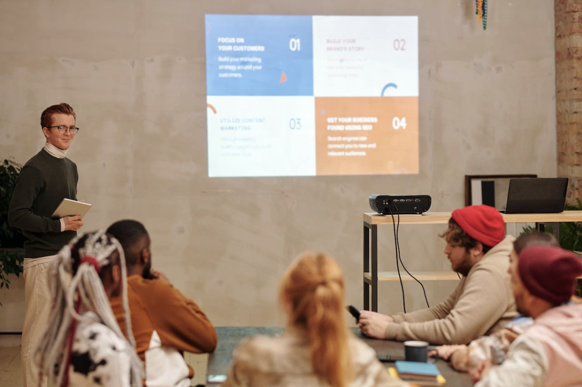 Your Guide For Using A Projector With A Macbook Pro – HotstickyBun